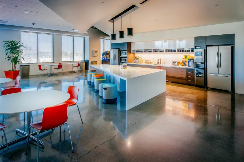 akama-santa-clara-inside breakroom | FaciliCorp